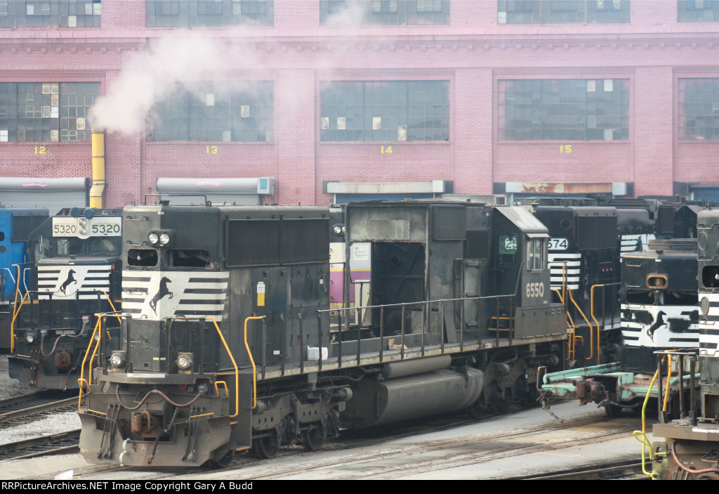 NORFOLK SOUTHERN SD60 6550 GUTTED